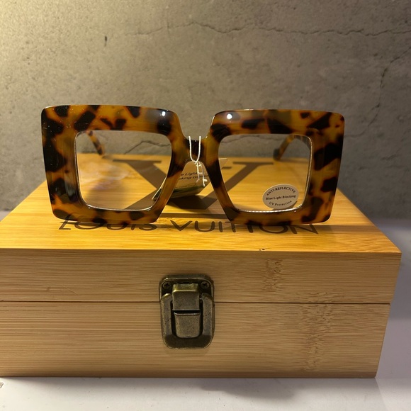 Source Unknown | Accessories | Tortoiseshell Square Eyeglasses | Poshmark
